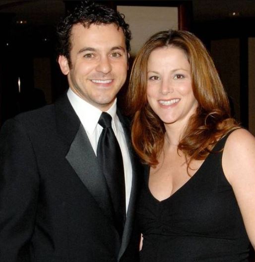 Jennifer Lynn Stone – Meet Wife Of Fred Savage | VergeWiki